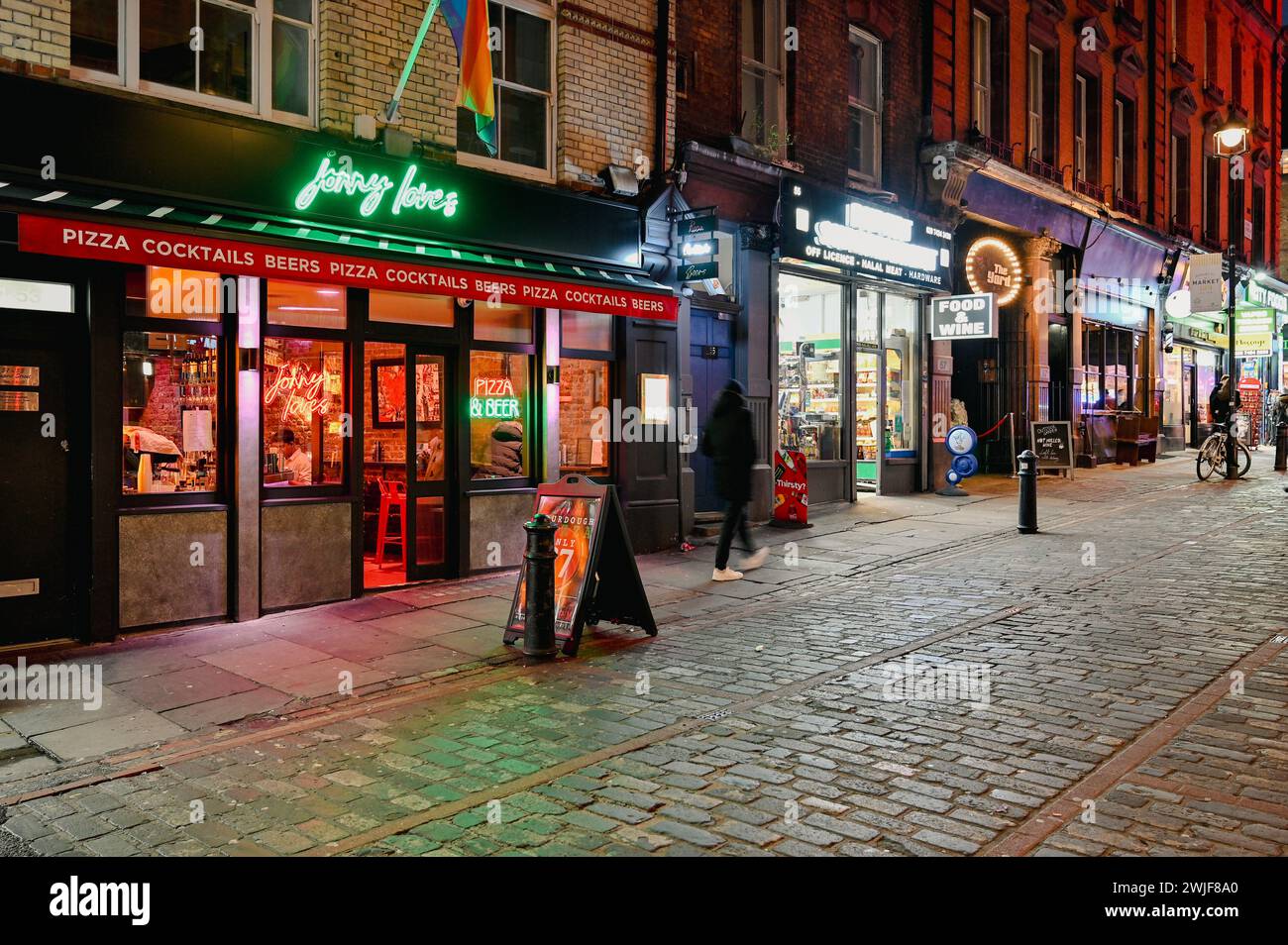 London cityscape ignites at night: a dazzling fusion of lights, iconic ...