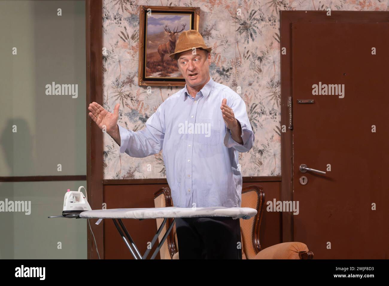 Tom Gerhardt in Hausmeister Krause - Du lebst nur zweimal in der ...