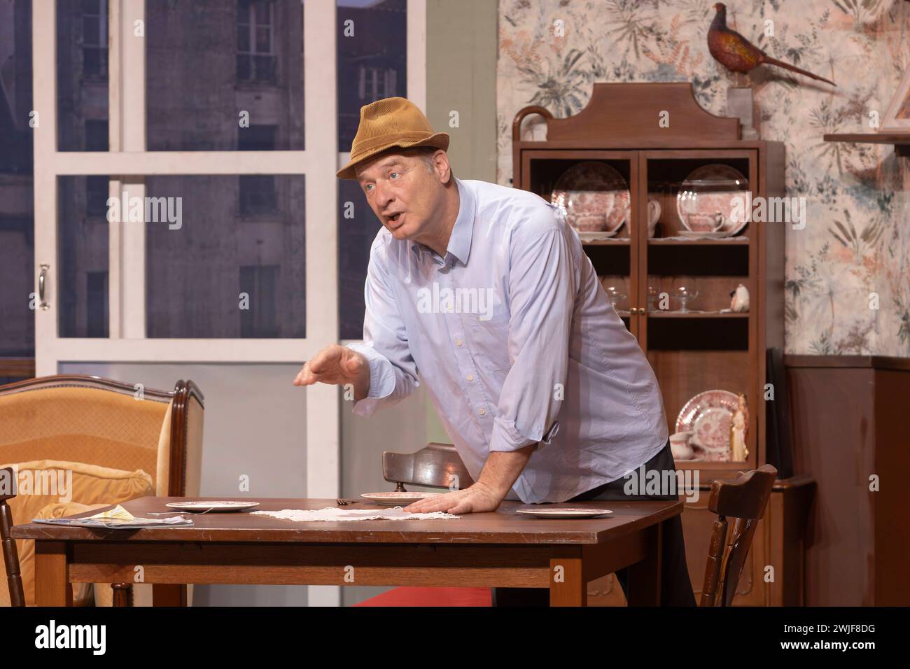 Tom Gerhardt in Hausmeister Krause - Du lebst nur zweimal in der ...