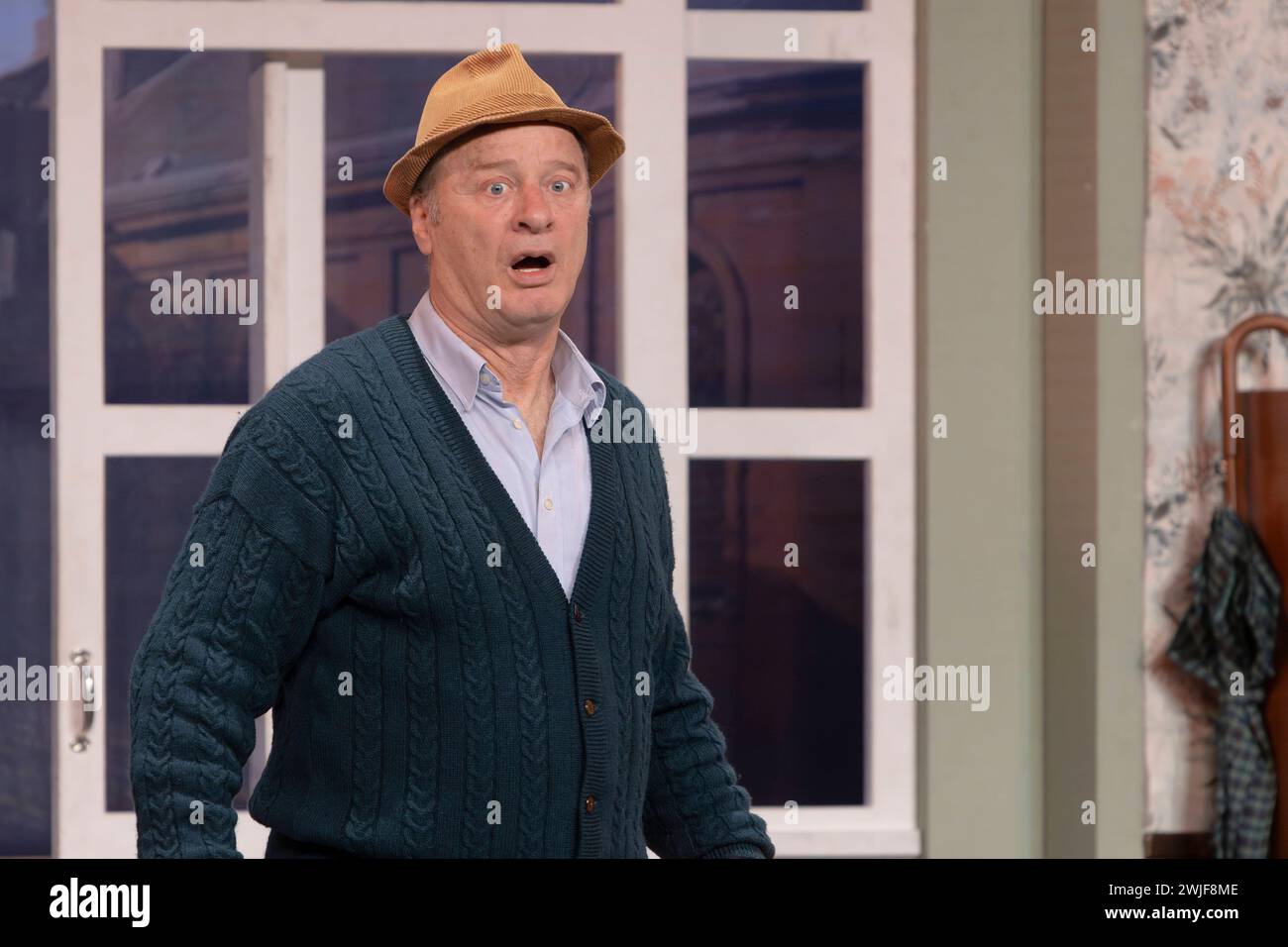 Tom Gerhardt in Hausmeister Krause - Du lebst nur zweimal in der ...