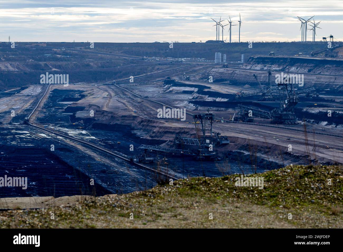 Eindruecke vom Braunkohletagebau Garzweiler am 15.02.2024 Blick in den ...