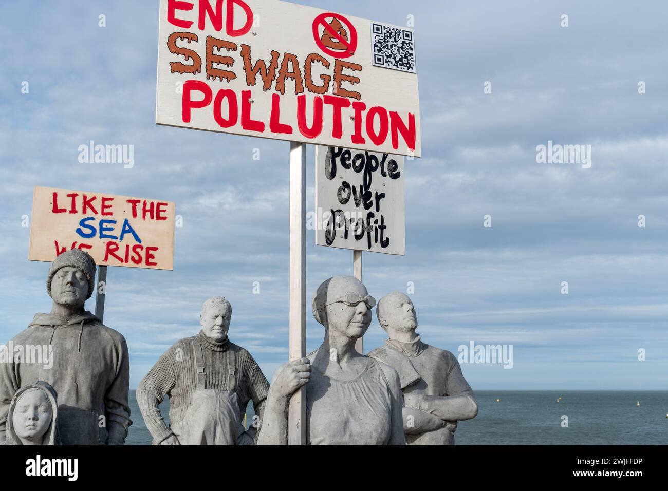 End sewage pollution hi-res stock photography and images - Alamy