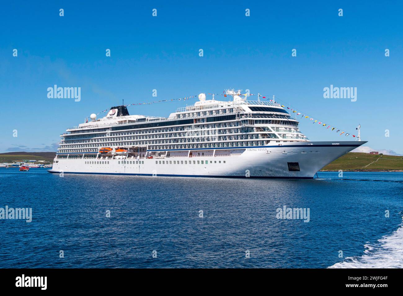 Viking Venus cruise ship from Bergen at anchor in Lerwick Harbour ...