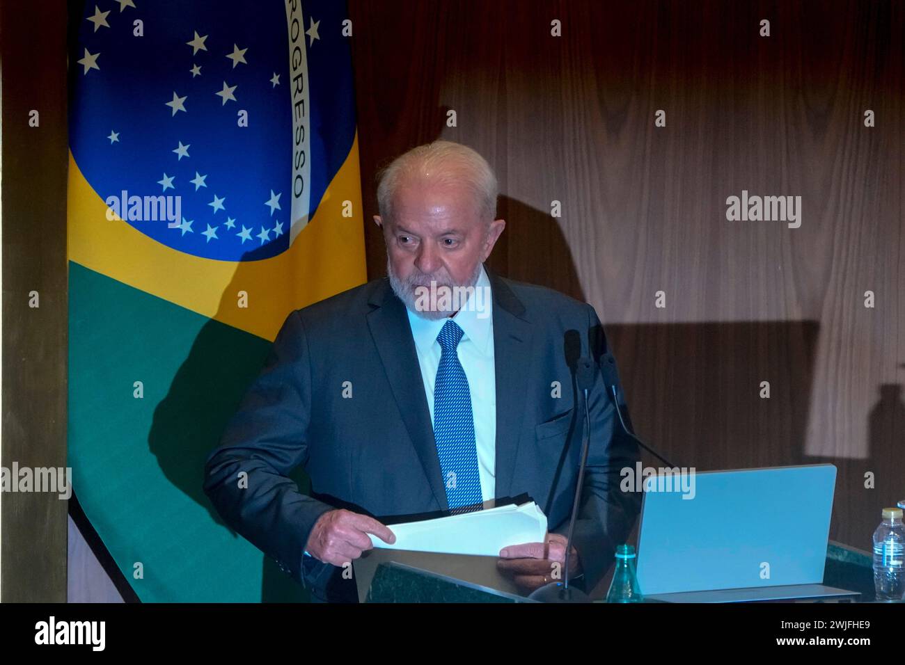 Brazilian President Luiz Lula da Silva gives a speech at the Arab ...