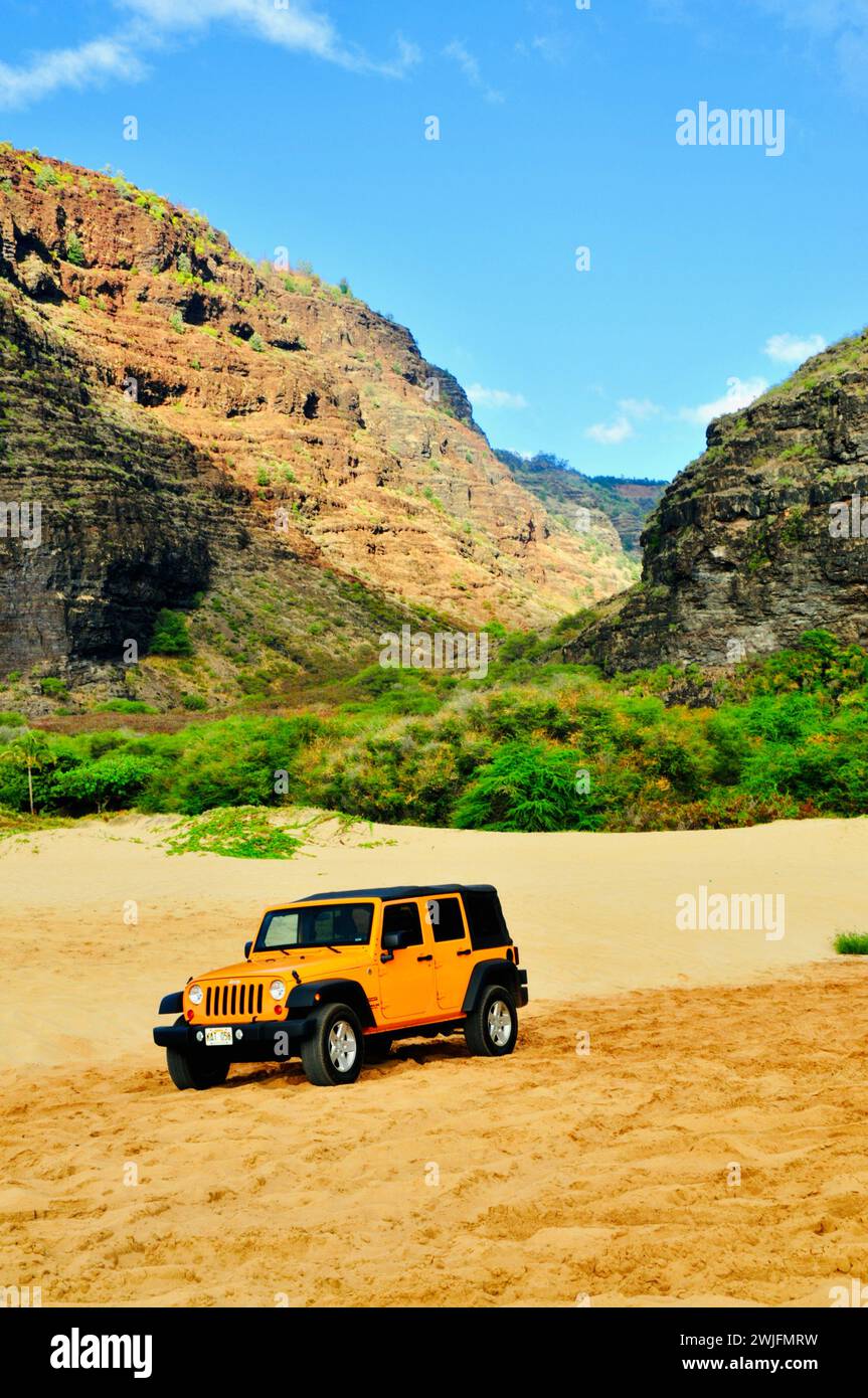 Isolated jeep hi-res stock photography and images - Alamy