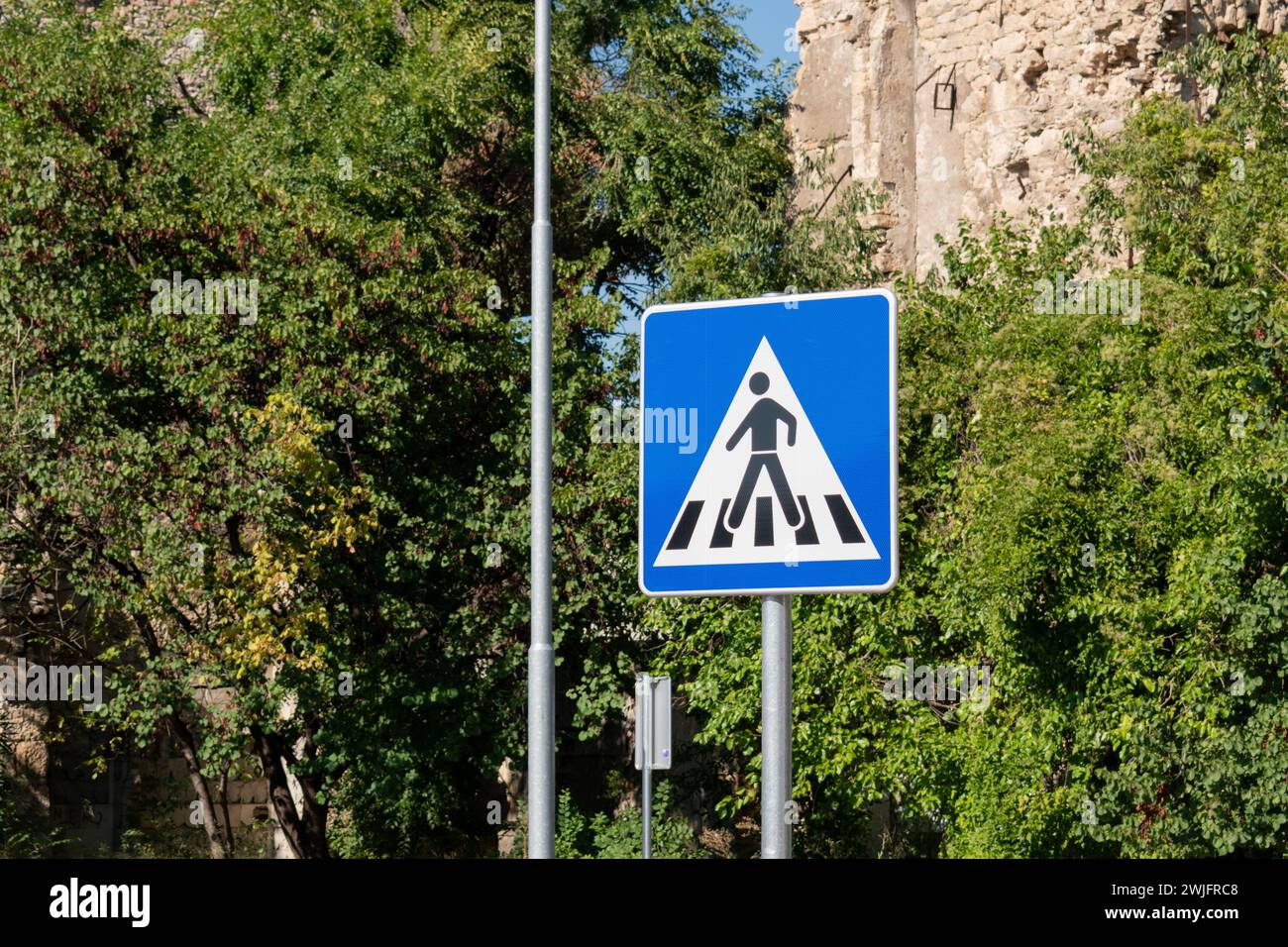 Pedestrian crossing pole hi-res stock photography and images - Alamy