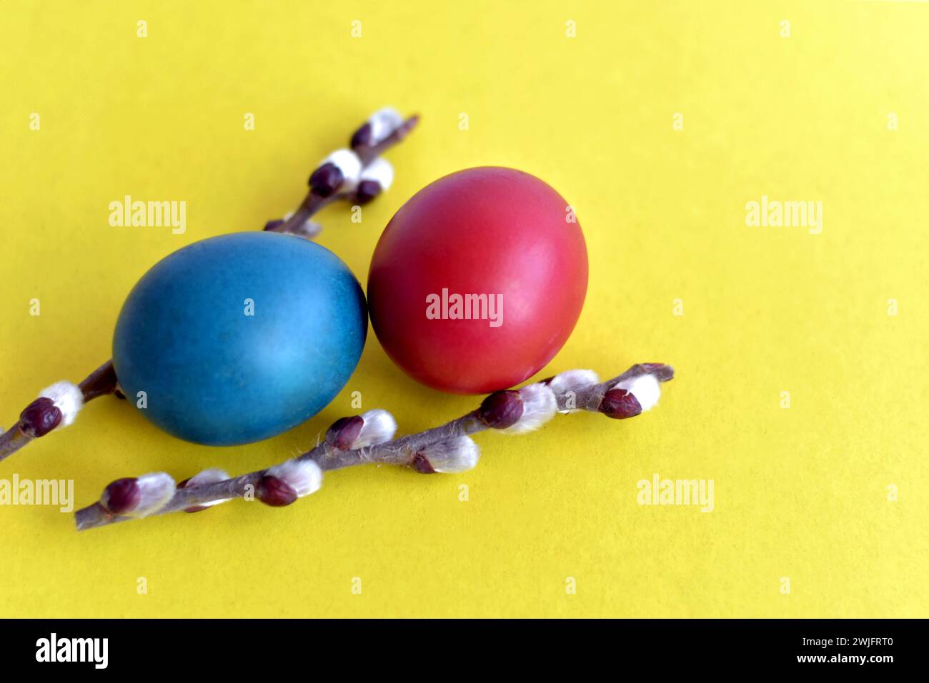 The attributes of the Resurrection of Christ holiday are chicken eggs ...