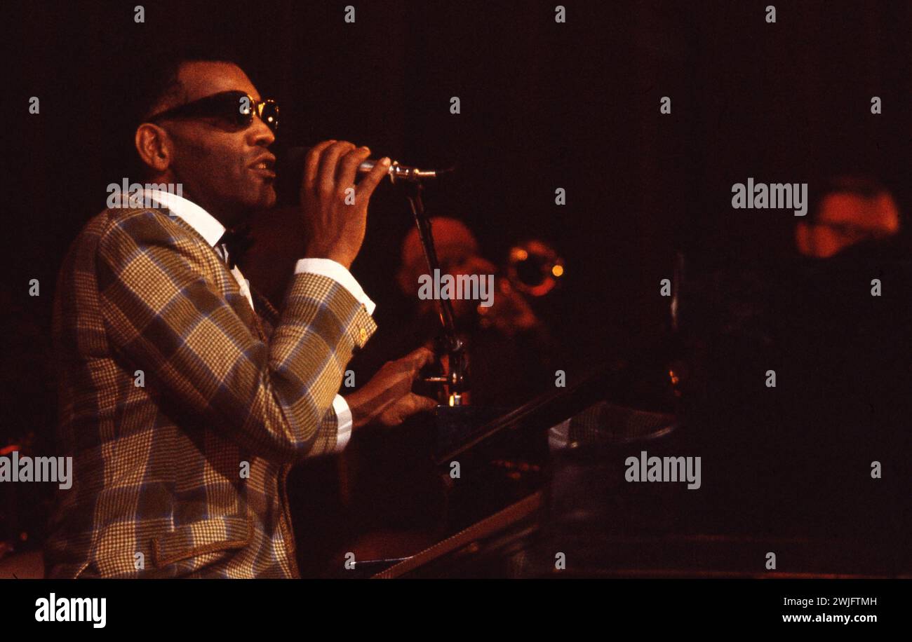 Philippe Gras / Le Pictorium - Concert of Ray CHARLES. - 20/05/2011 ...
