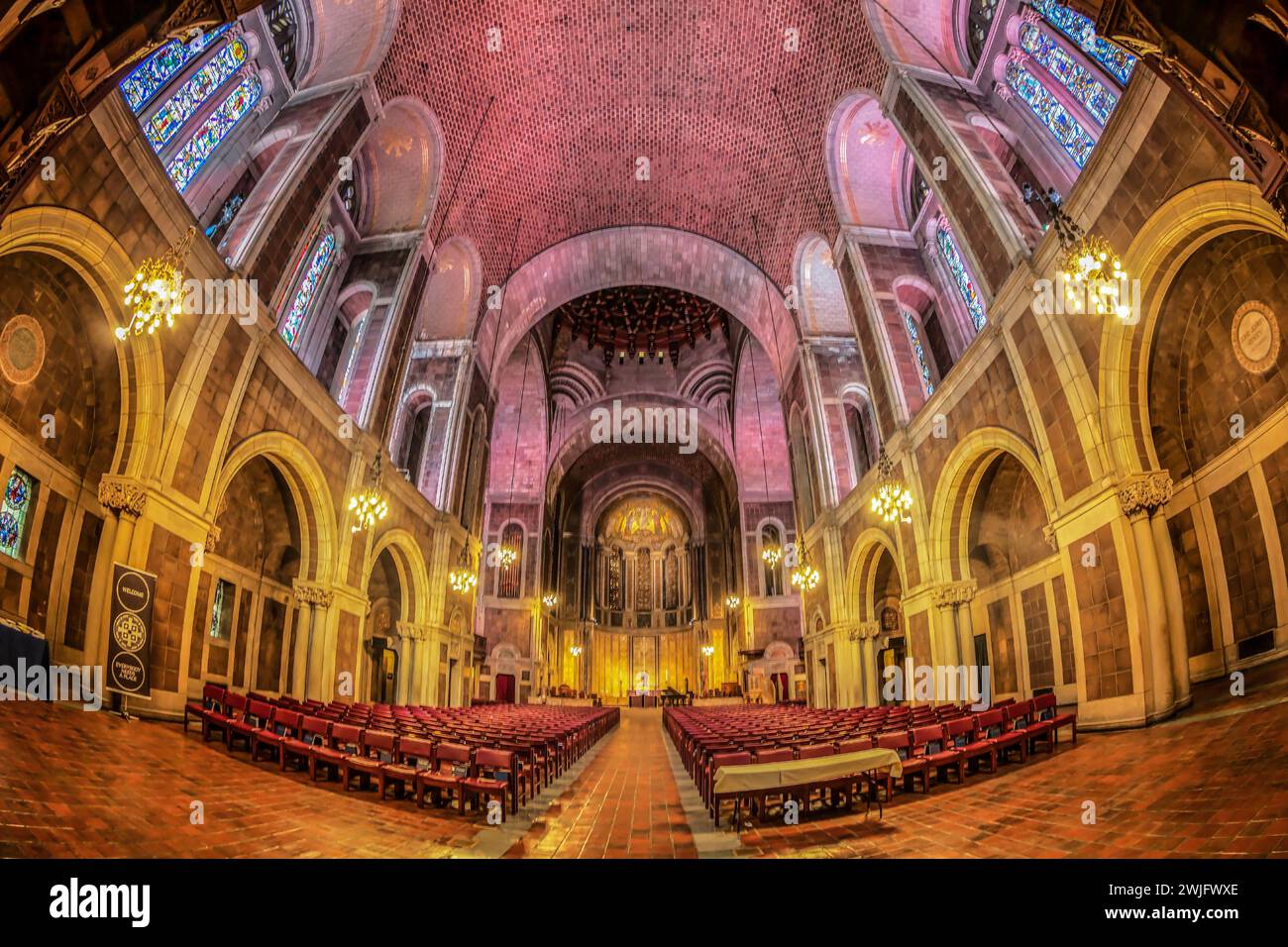 Interior view st bartholomew church hi-res stock photography and images ...