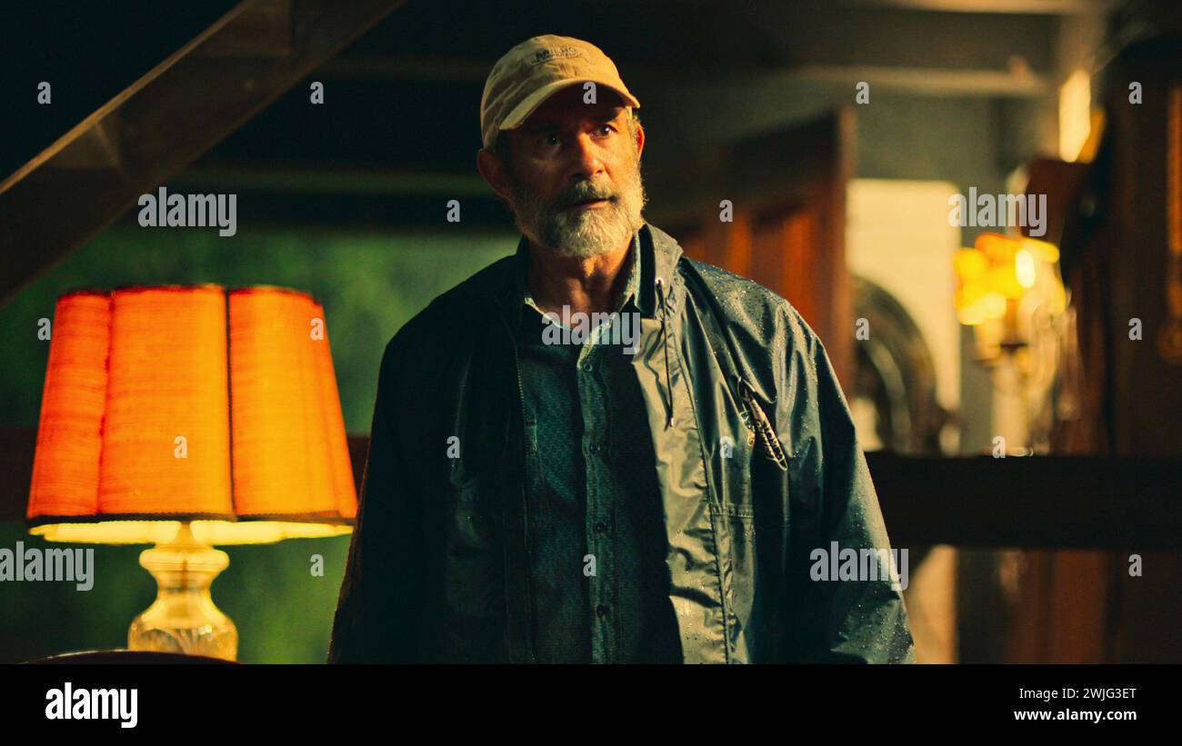 LUZ: THE LIGHT OF THE HEART, (aka LUZ), from left: Marcos Pasquim ...