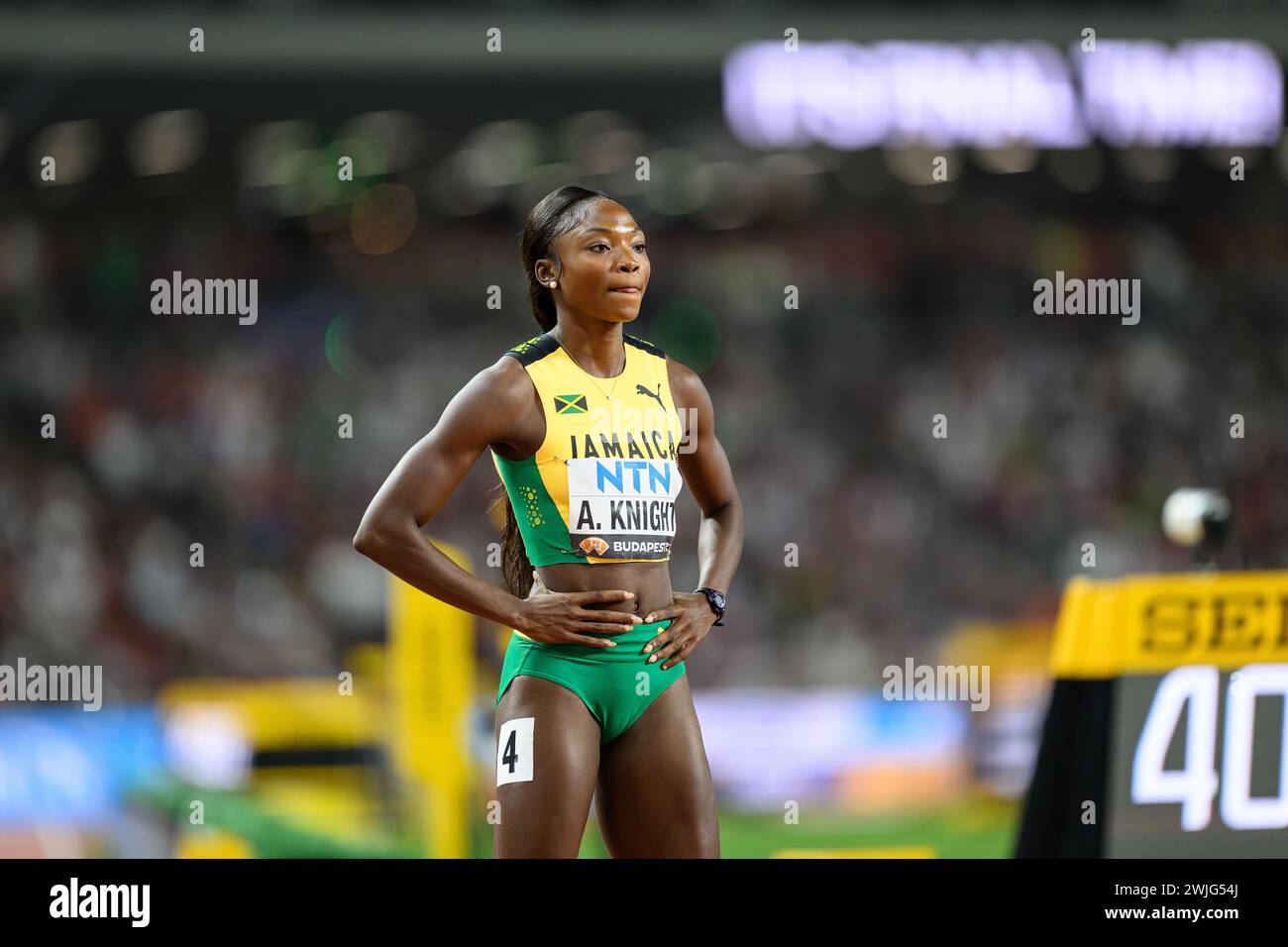Andrenette KNIGHT participating in the 400 meters at the World ...