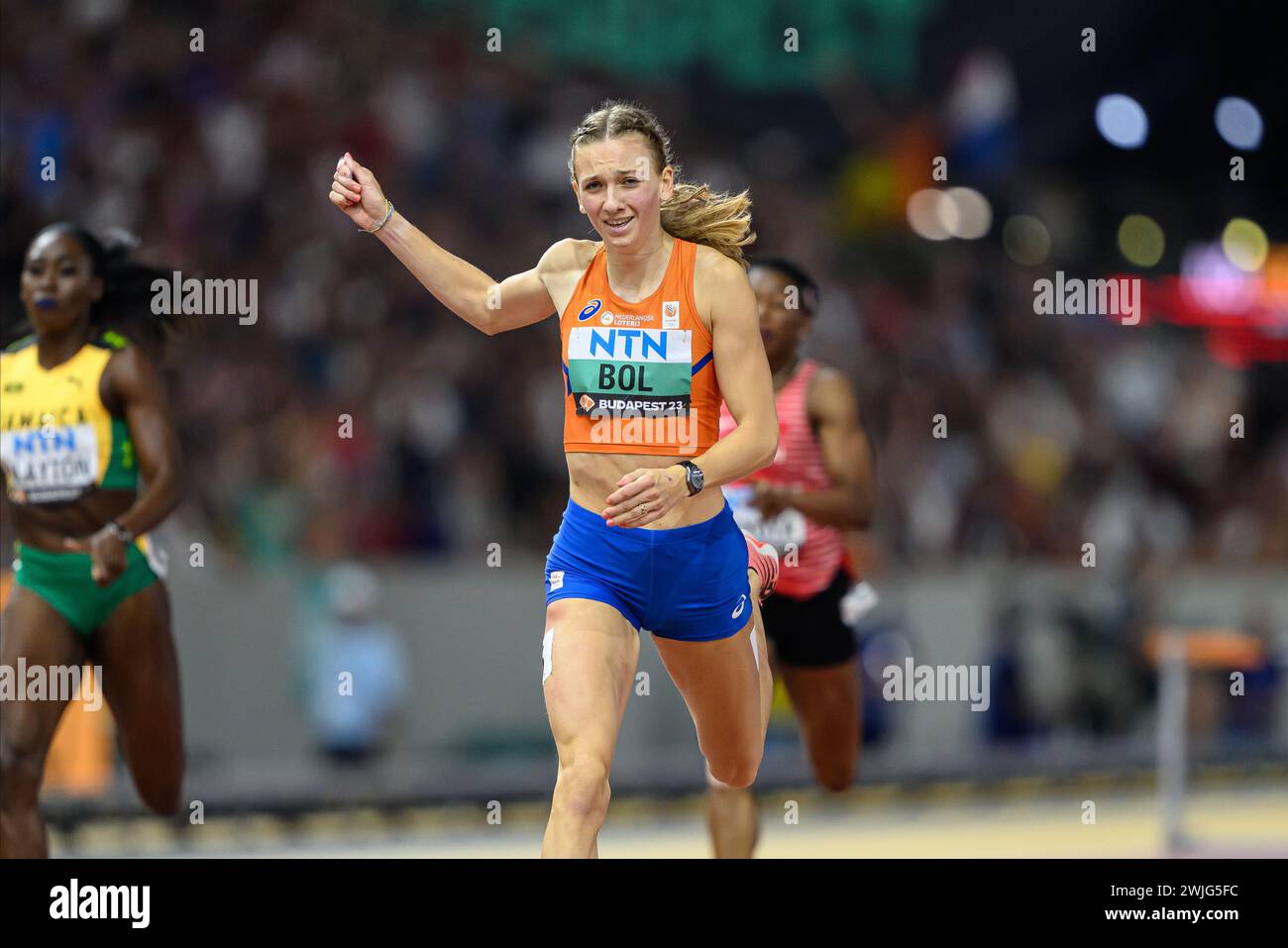 Femke BOL winning in the 400 meters at the World Athletics ...