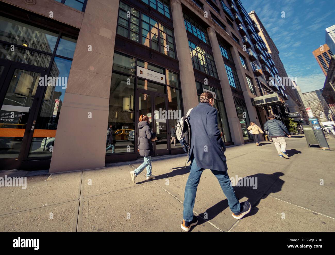 New real estate logo hi-res stock photography and images - Alamy