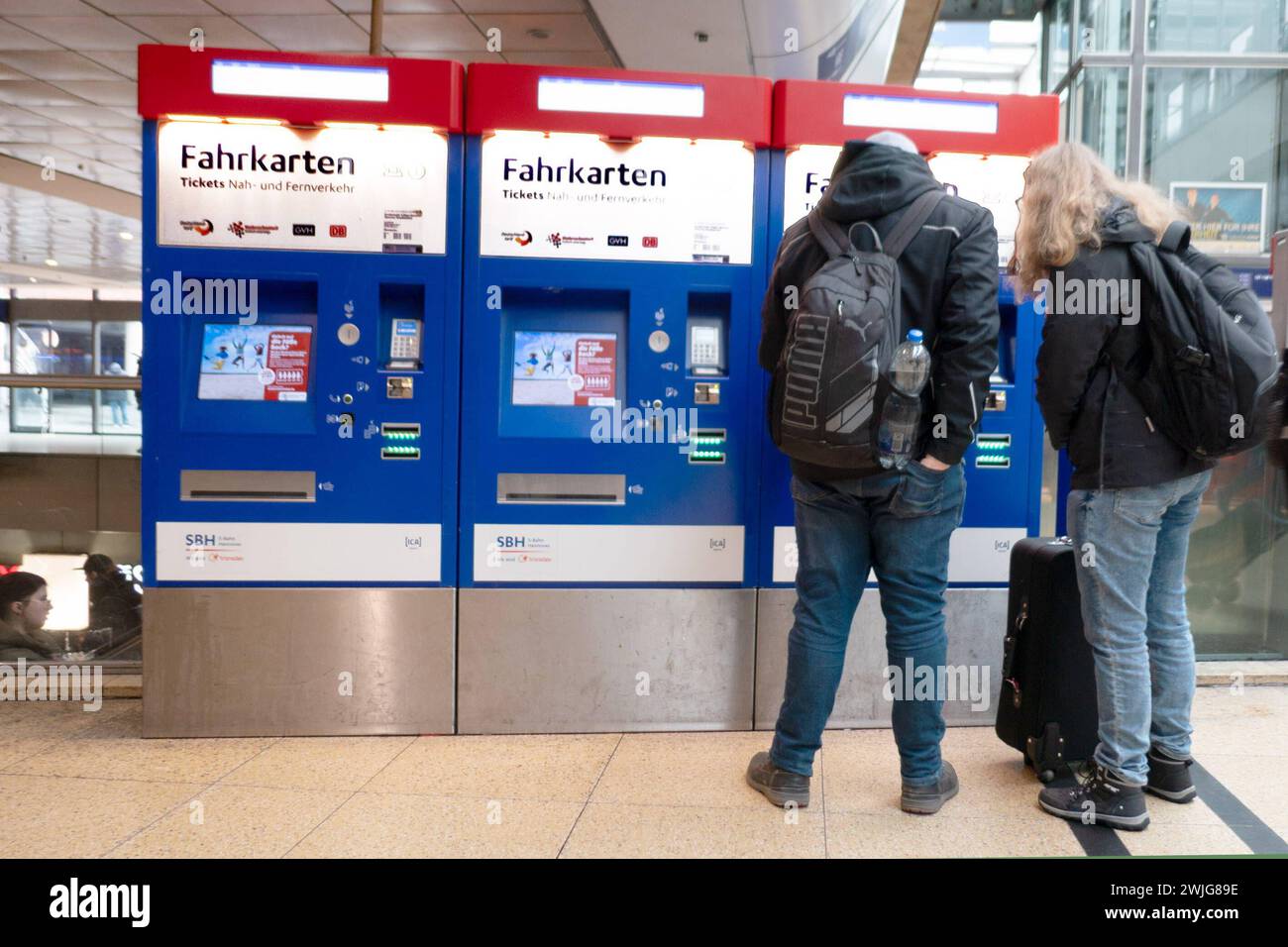 DB Fahrkarten Automat im Hbf. Hannover am 15.02.2024 *** DB ticket ...
