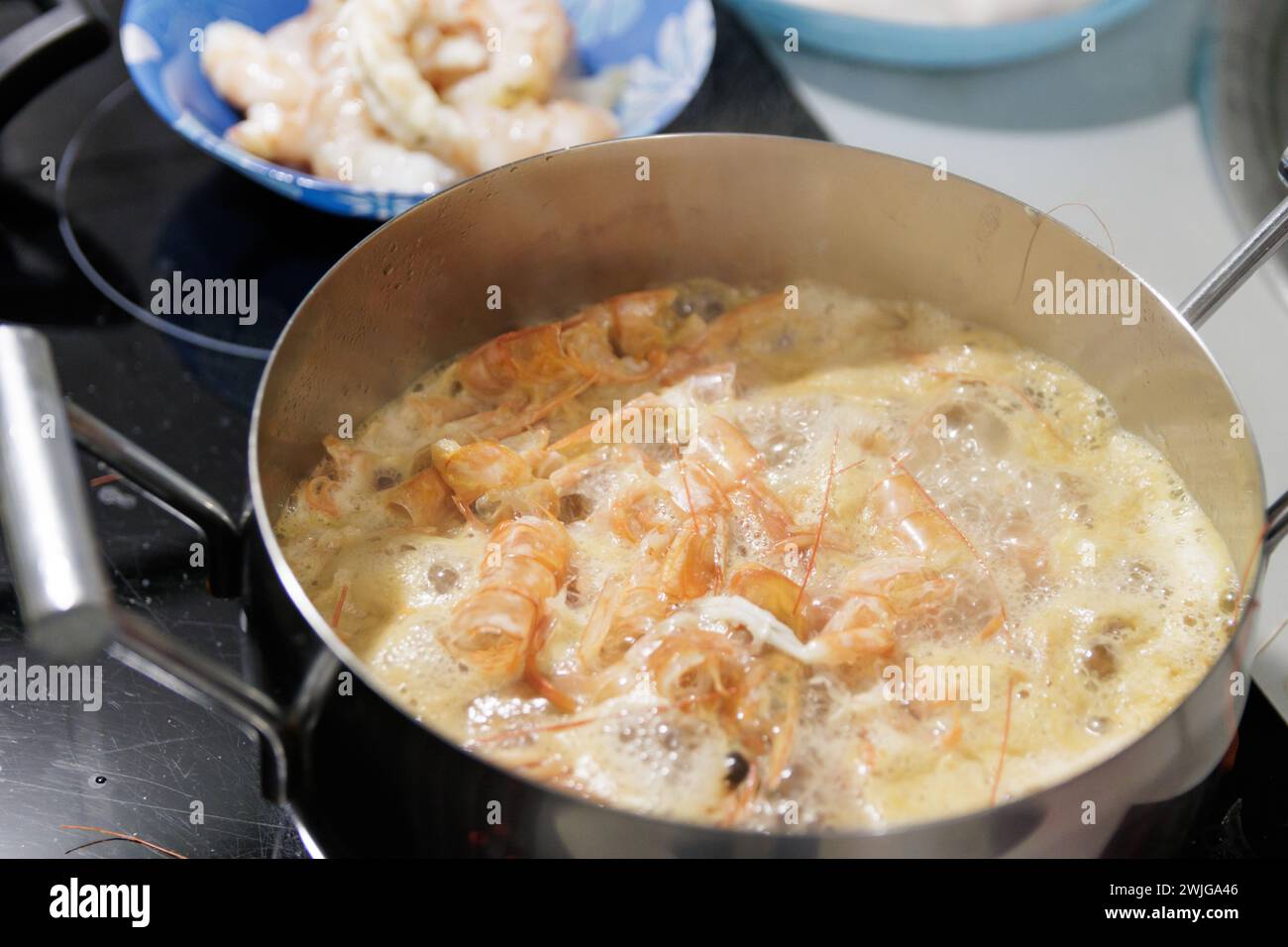 Fish in sauce with shrimp. Step by step preparation. Fumet with shrimp ...