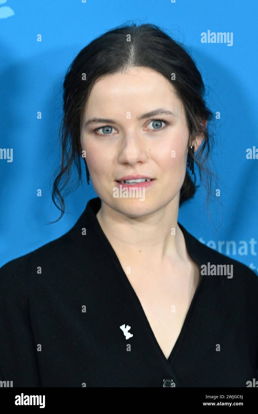 Berlin, Germany. 15th Feb, 2024. Irish actress Zara Devlin attends the photocall for Small ...