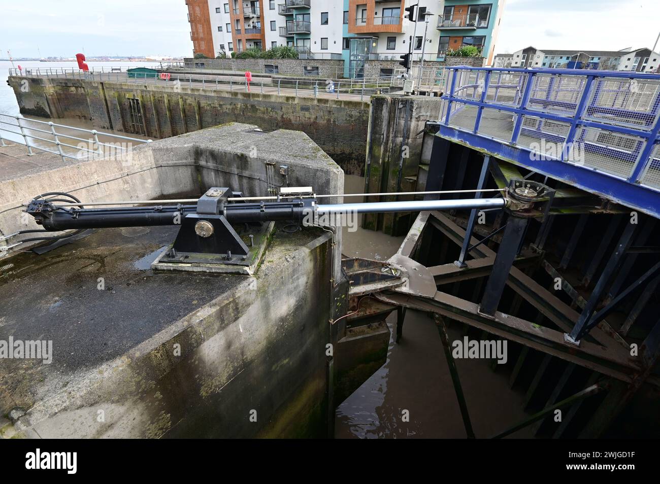 Hydraulic rams hi-res stock photography and images - Alamy