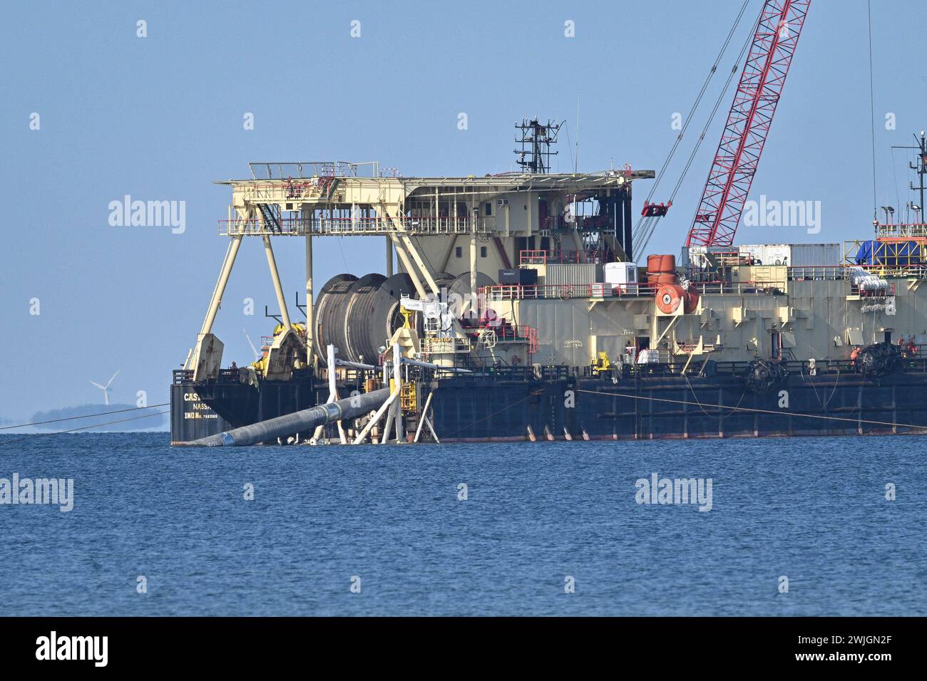 LNG-Pipeline bei Lubmin LUBMIN, 19.09.2023, Blick auf das LNG-Pipeline-Verlegeschiff Castoro 10 ...