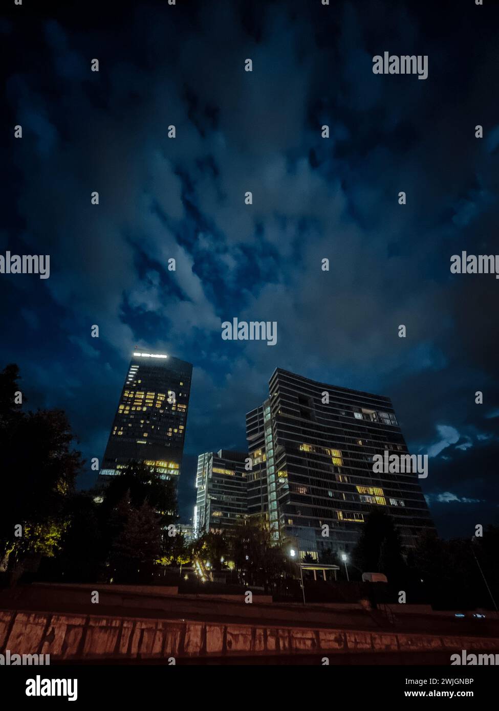 Stand out buildings hi-res stock photography and images - Alamy