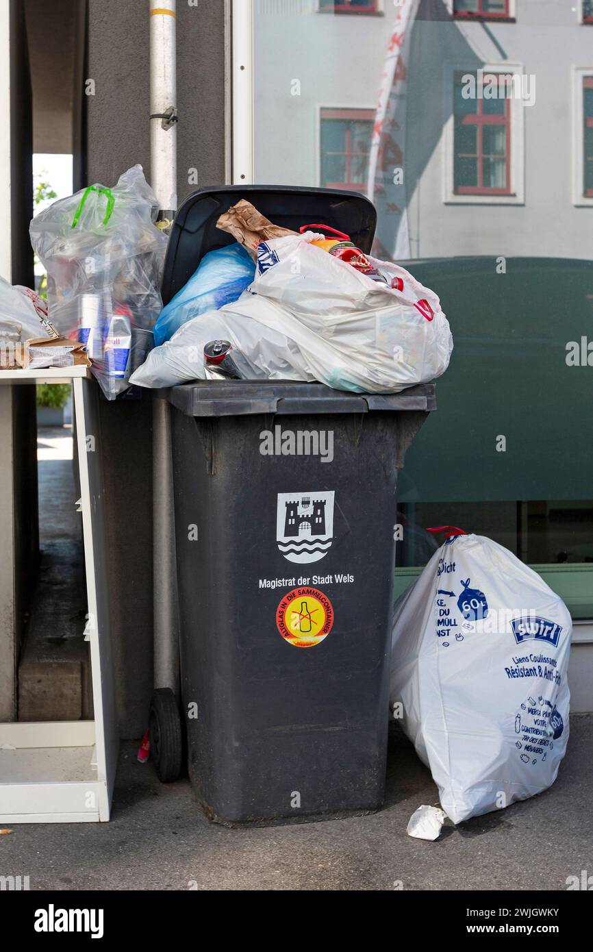 Restmullsammlung hi-res stock photography and images - Alamy