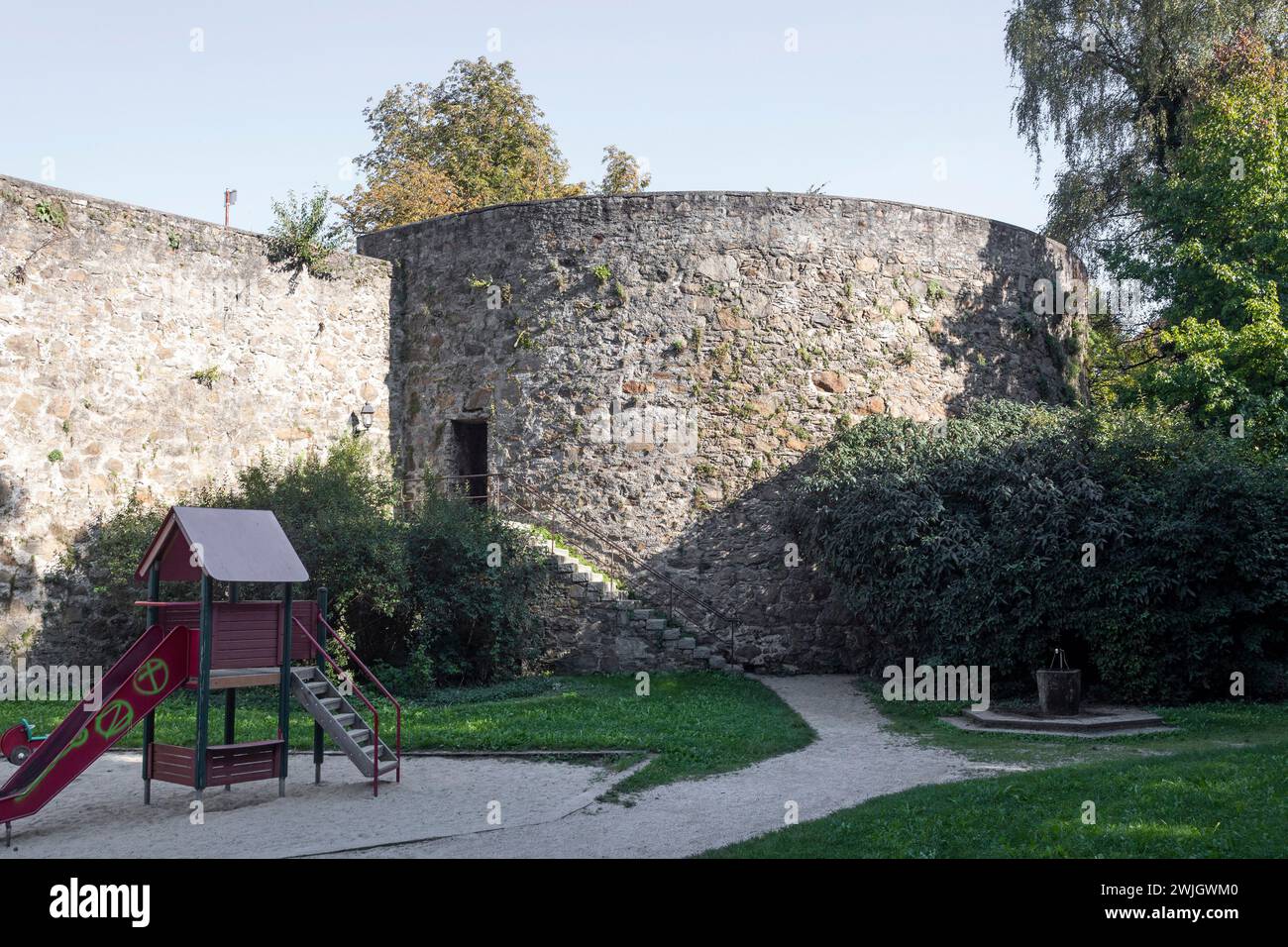 Schloss linz castle hi-res stock photography and images - Alamy