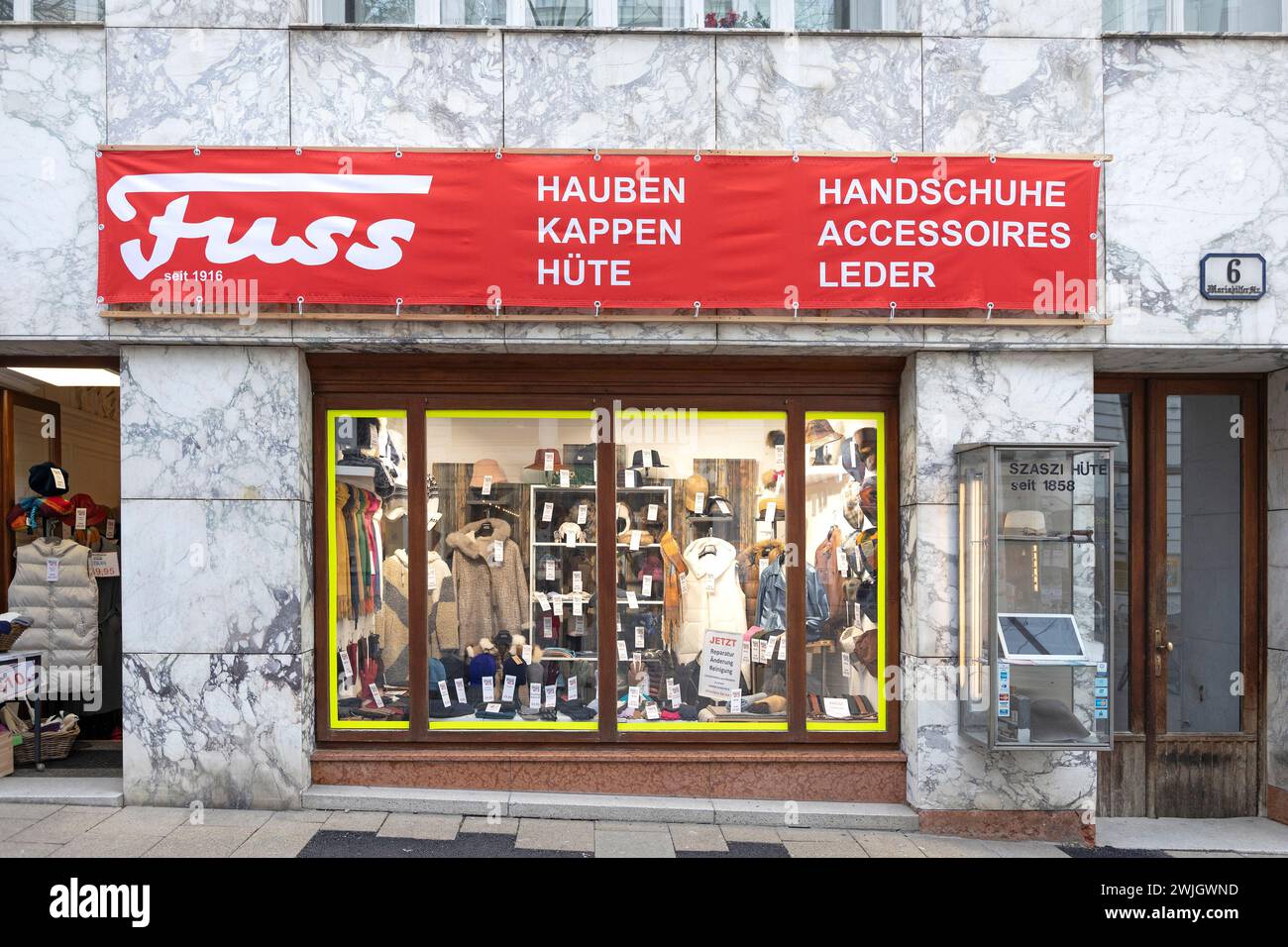 Fur logos hi-res stock photography and images - Alamy