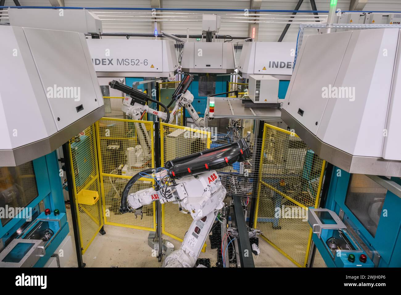 Automotive production line welding hi-res stock photography and images ...