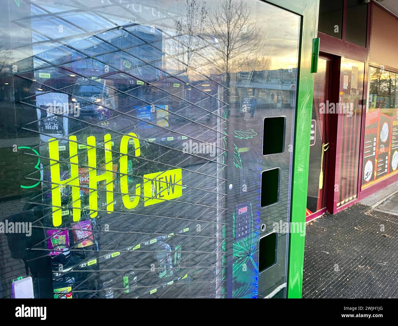 Prague czech republic vending machine hi-res stock photography and ...