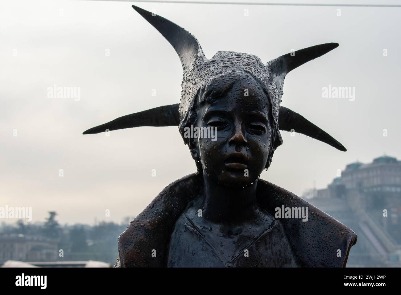 The original 50 cm statuette of the Little Princess Kiskirálylány ...