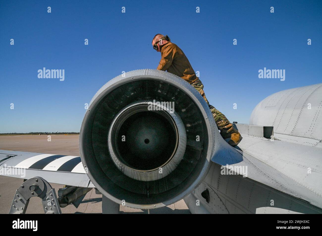 30mm cannon hi-res stock photography and images - Alamy