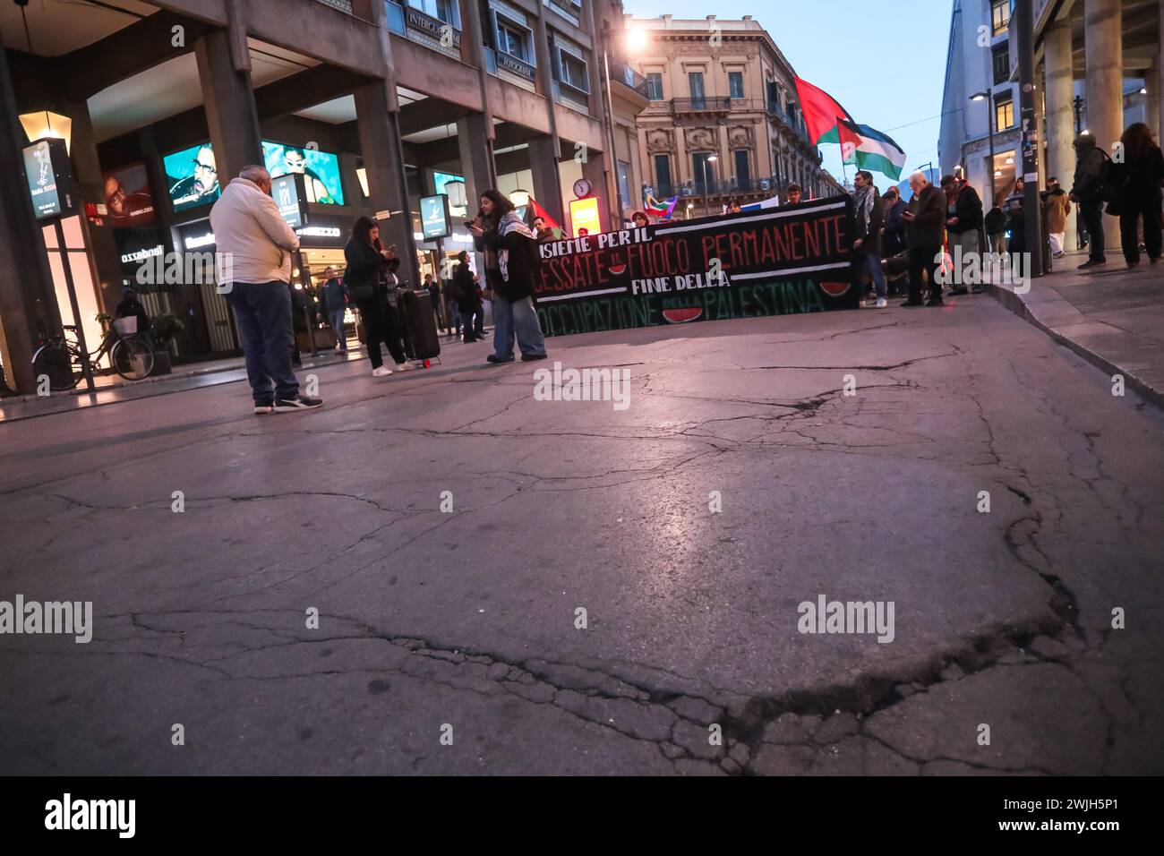 Hundreds pro-Palestine rally in Palermo to protest against Zara and Mc ...