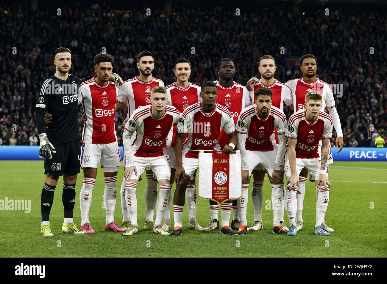 AMSTERDAM - Back row (l-r) Ajax goalkeeper Diant Ramaj, Tristan Gooijer ...