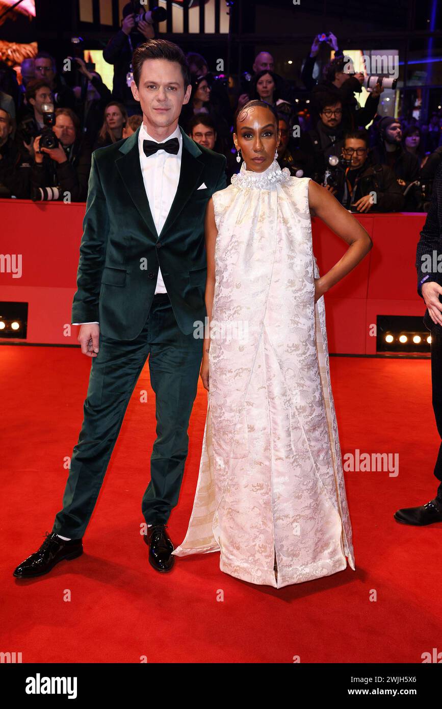 Jo Schueck und Hadnet Tesfai bei der Eroeffnung der 74. Berlinale ...