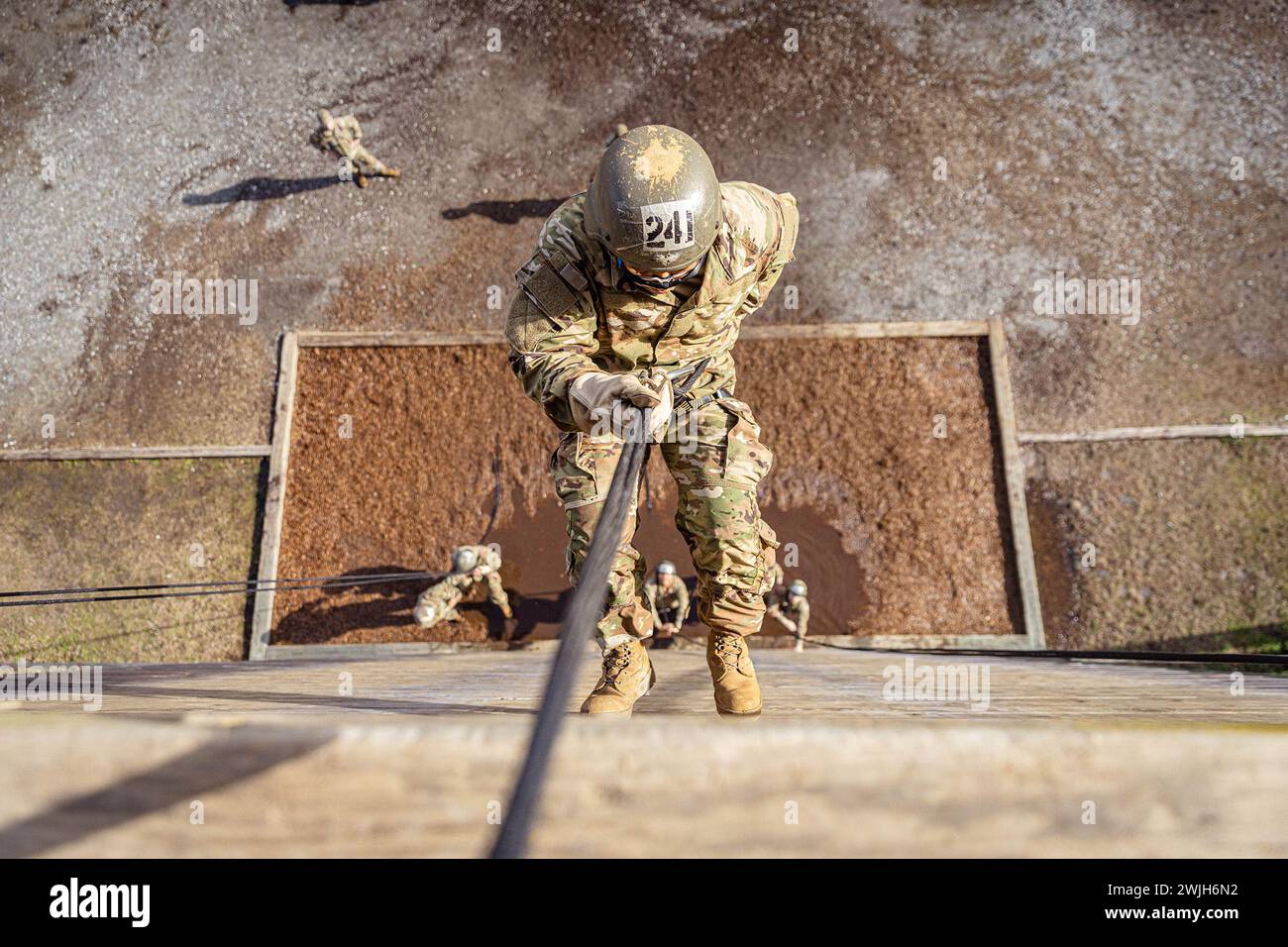 Rappel tower army hi-res stock photography and images - Alamy