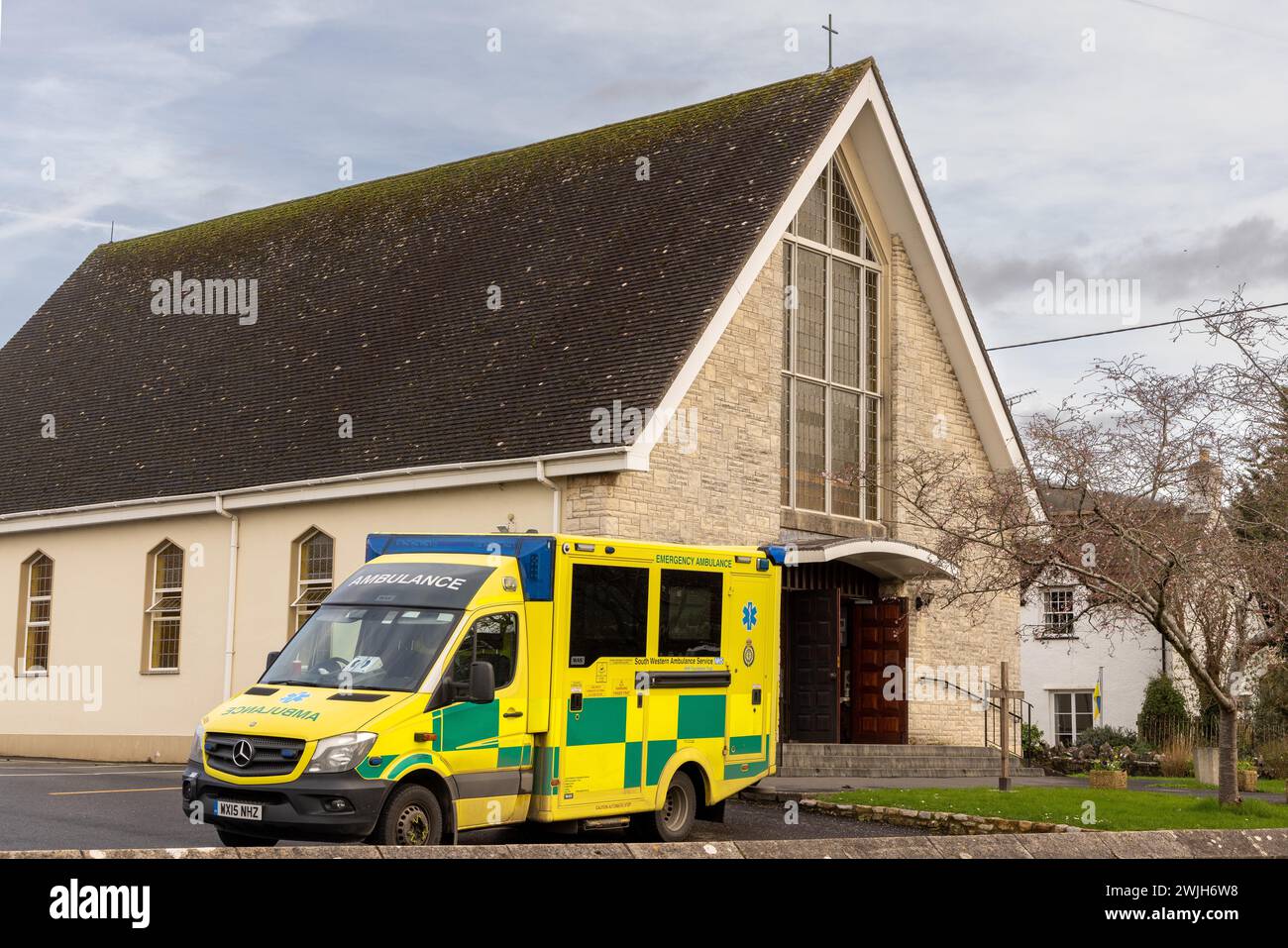 February 2023 - Ambulance outside the Catholic Church in Cheddar Stock ...
