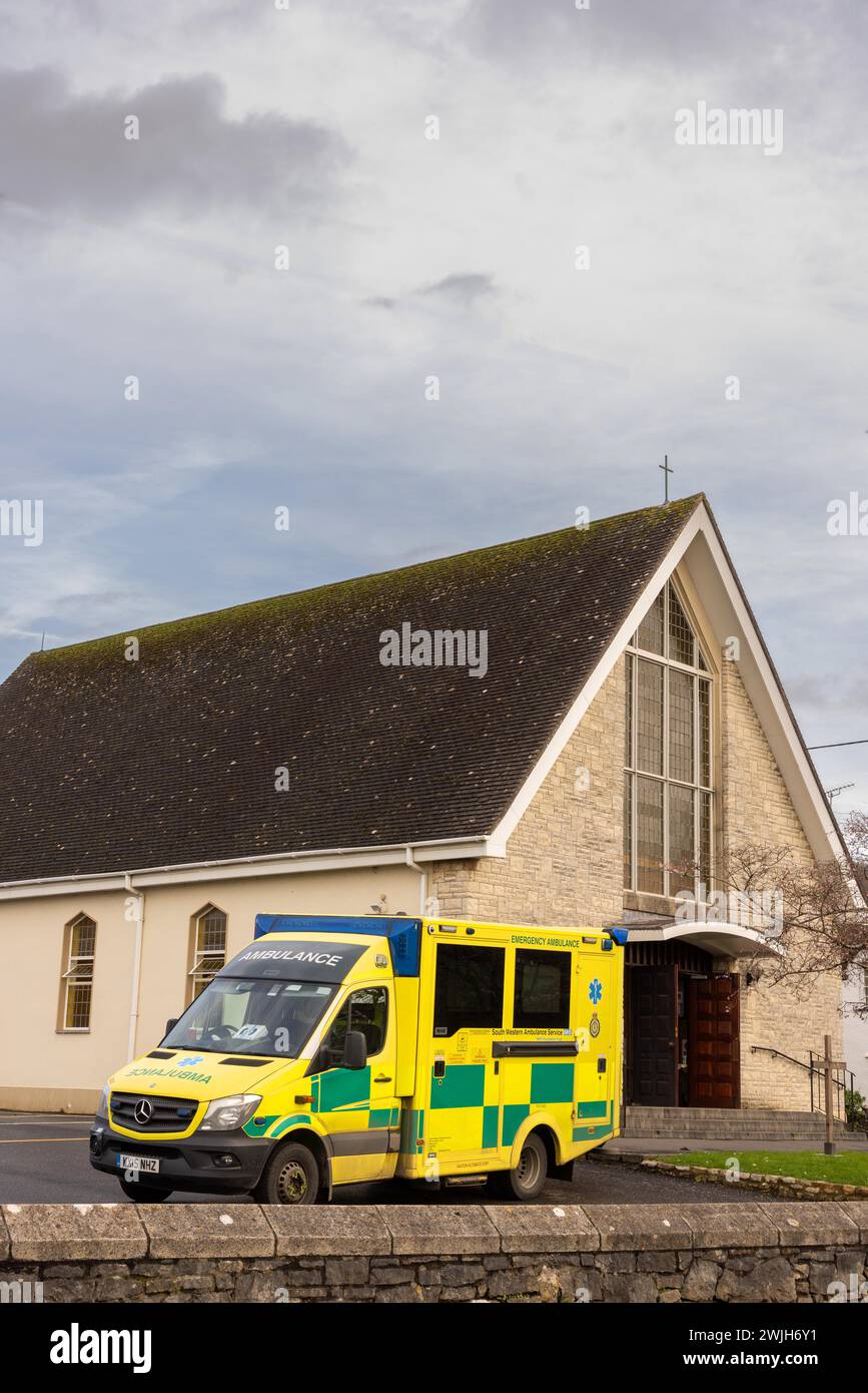 February 2023 - Ambulance outside the Catholic Church in Cheddar Stock ...
