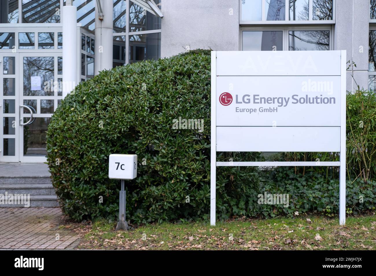 LG Energy Solution Ltd battery manufacturing company Advertising banner ...