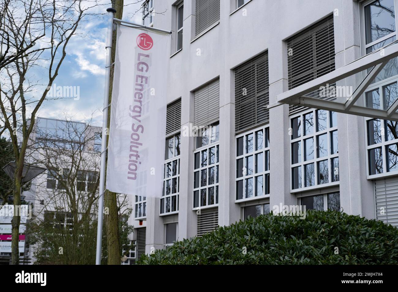 Ev battery manufacturing hi-res stock photography and images - Alamy