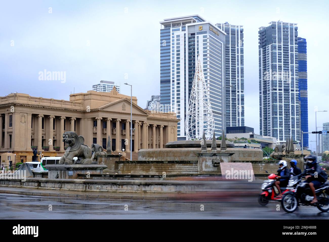 Old Parliament Building, Government and referendums, tourist ...