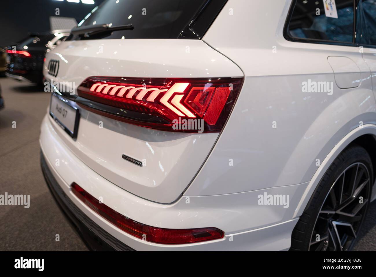 hybrid SUV Car Audi e-tron Q7 quattro, taillights, white multi-drive ...
