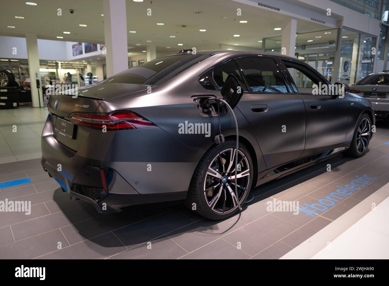 new black BMW i5 eDrive40 all-electric sedan, Electric Vehicles, Green ...