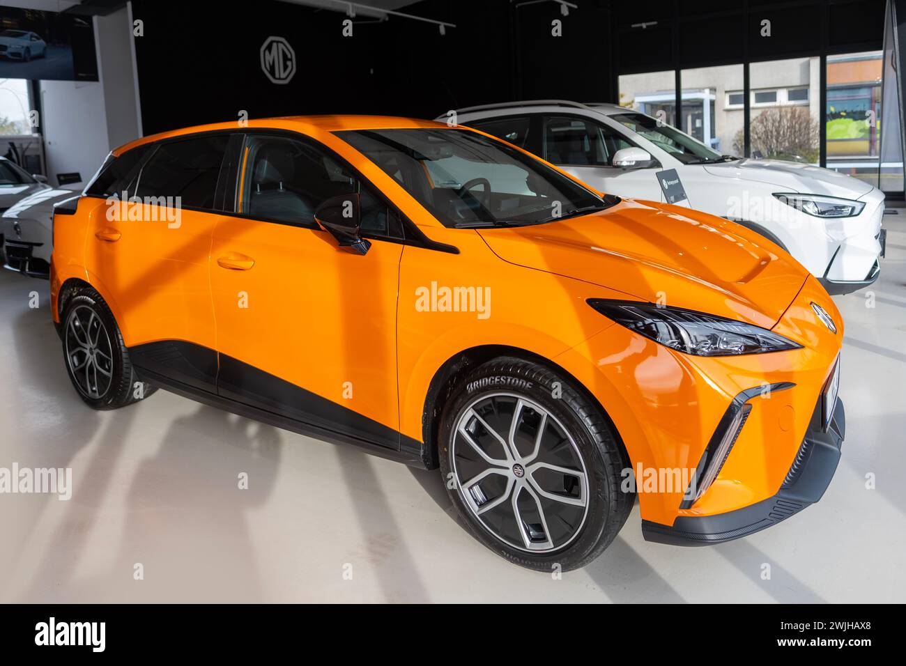 new orange Car MG4 Electric, Motor UK Limited Nanjing, high-performance ...