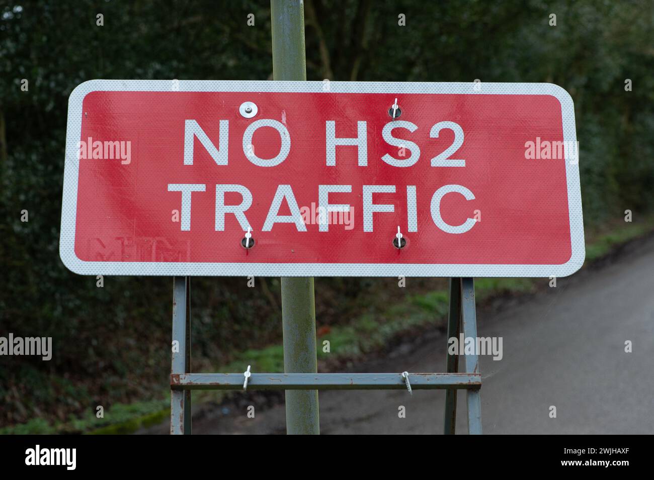 Buckinghamshire, UK. 15th February, 2024.A No HS2 Traffic sign at ...