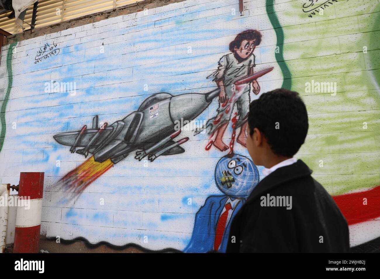 Yemeni graffiti artists support Palestinians with murals Stock Photo ...