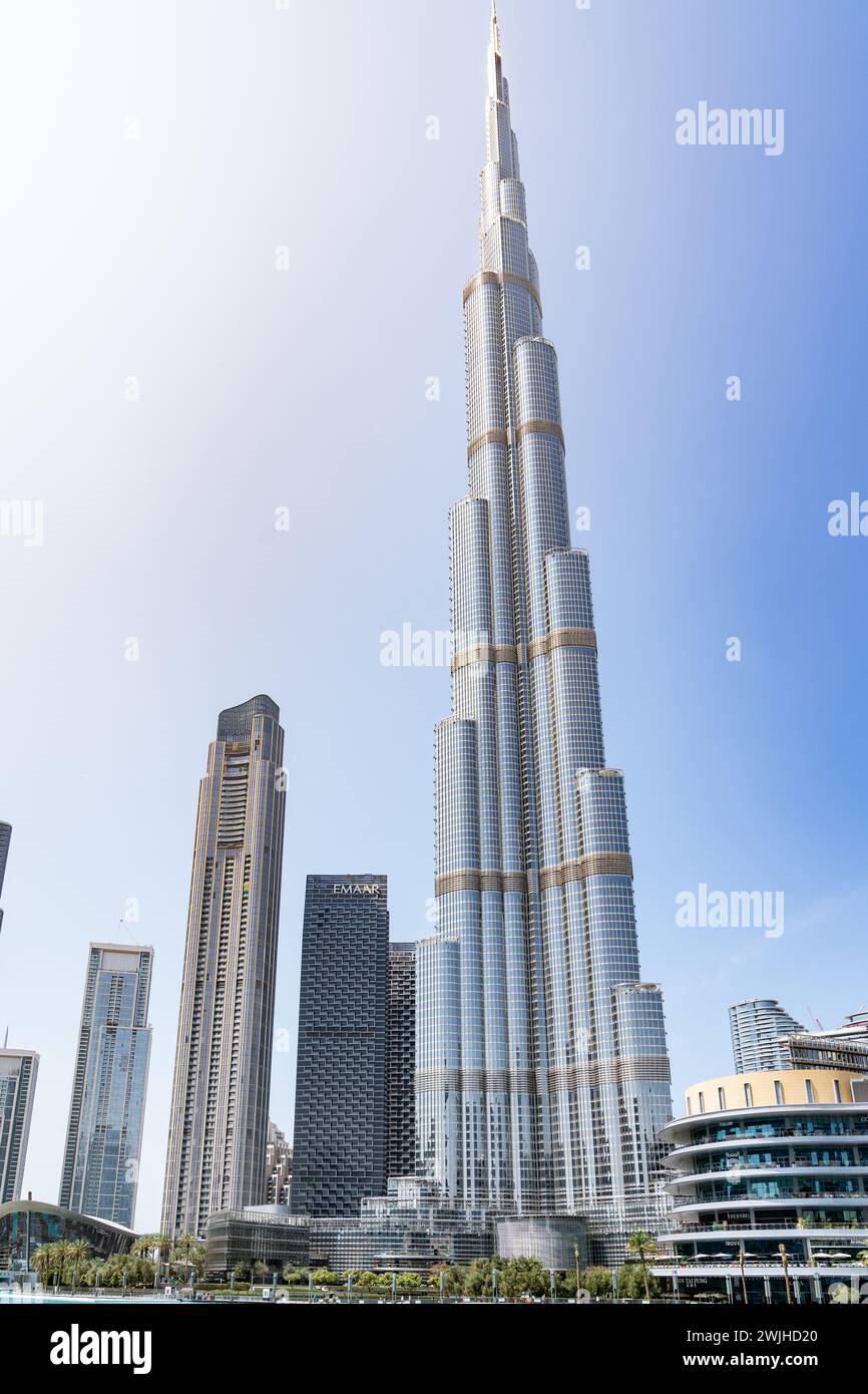 Big skyscraper hi-res stock photography and images - Alamy