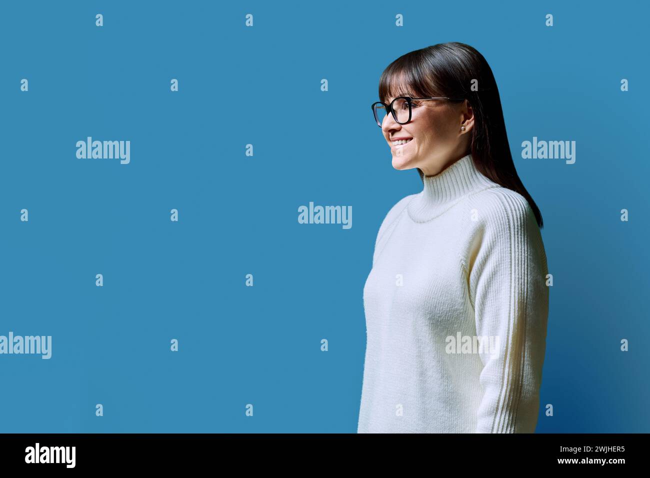 Profile view stylish middle hi-res stock photography and images - Alamy