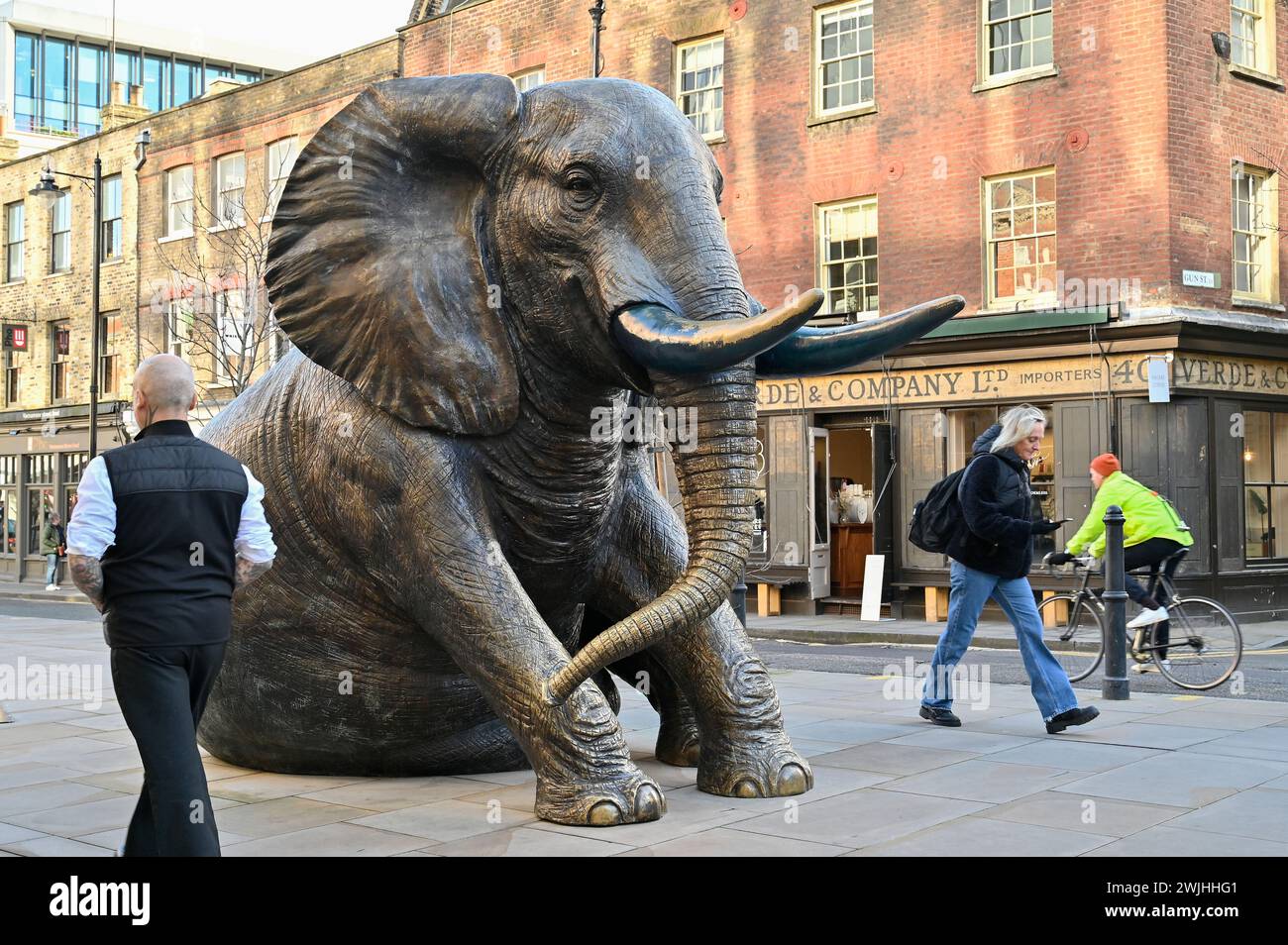 Spitalfields Market London: Bronze elephant sculpture by Gillie and ...