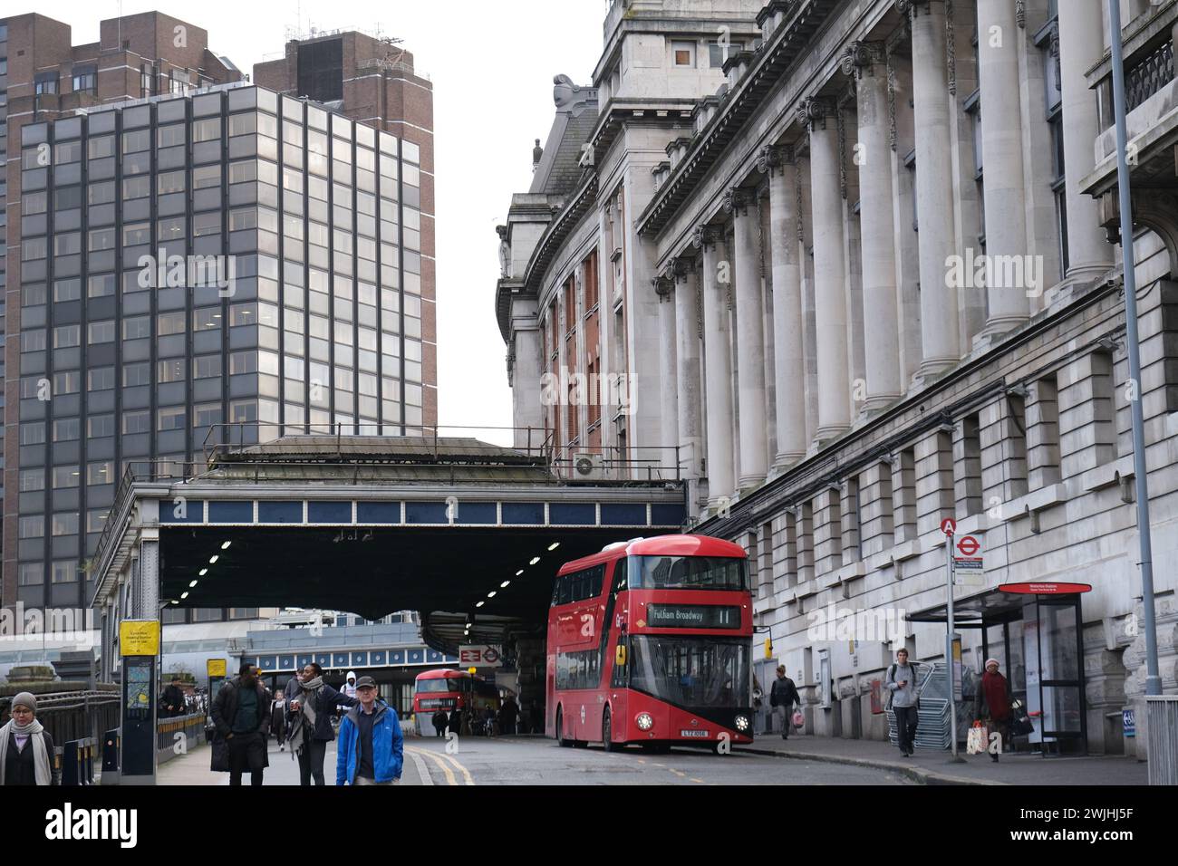 London waterloo station architecture hi-res stock photography and ...