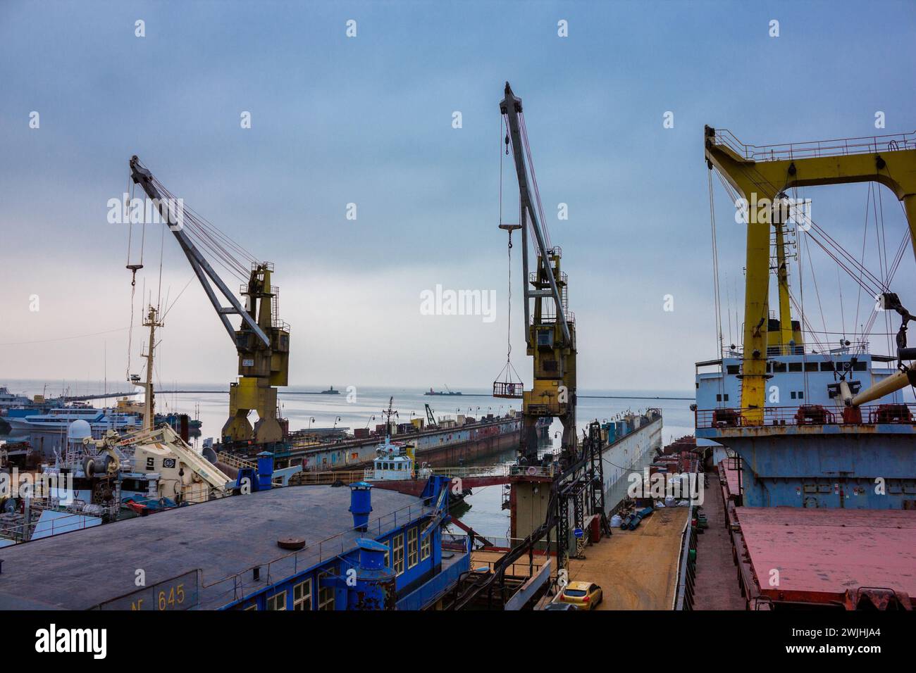 Shipyard innovation hi-res stock photography and images - Alamy