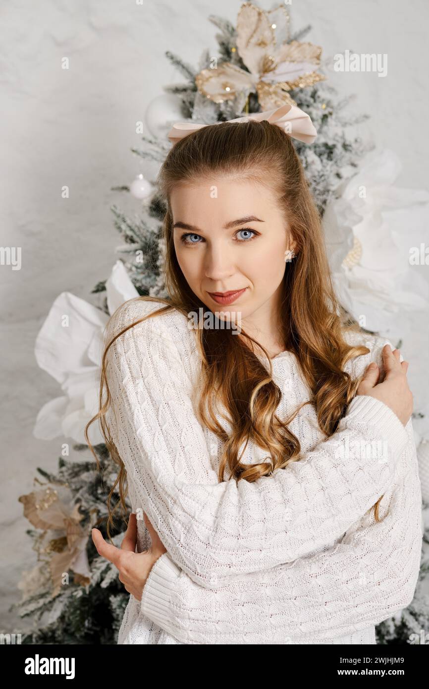 Crossed arms on chest hi-res stock photography and images - Alamy